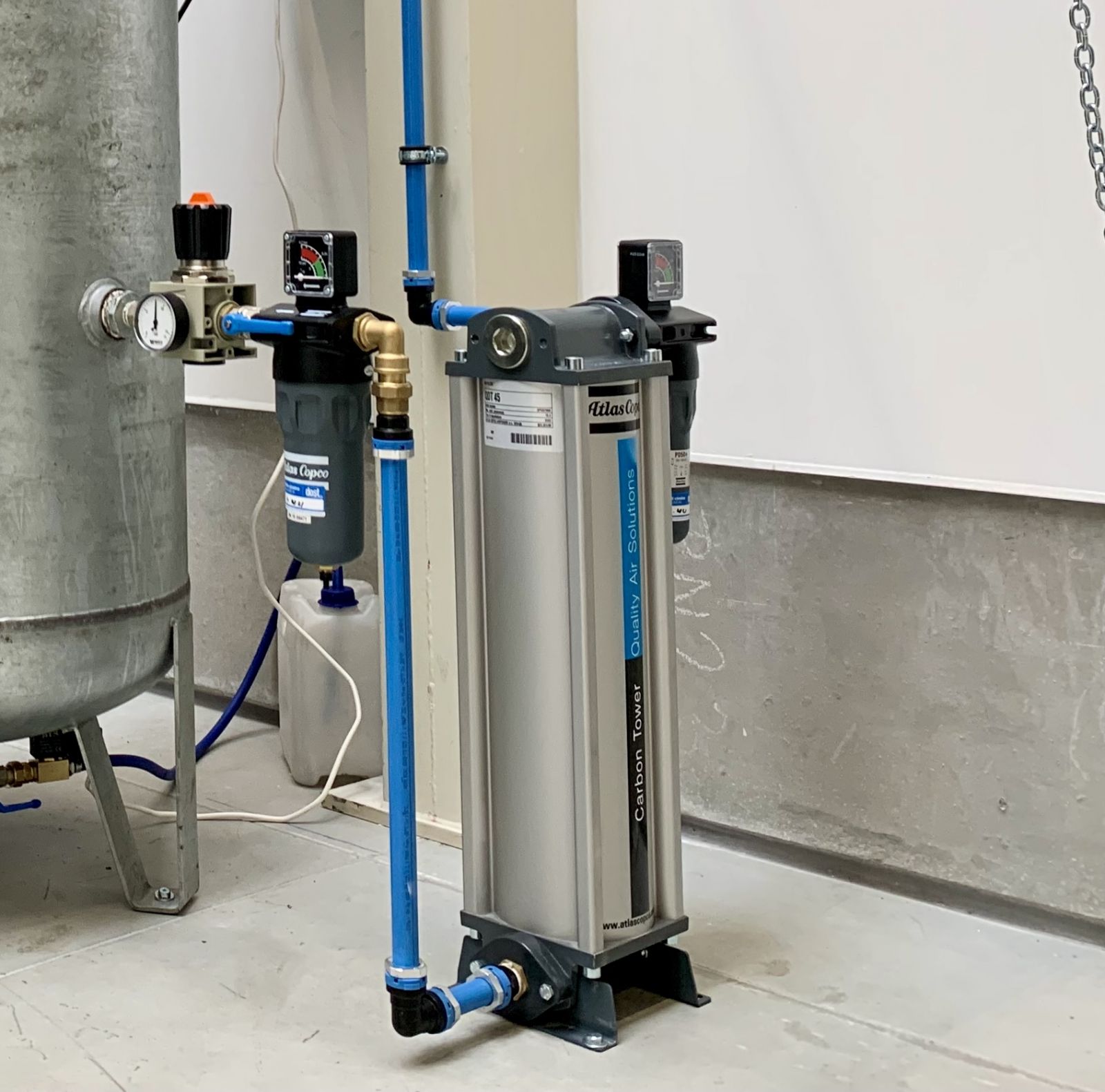 Optimální filtrace olejových par s filtry QDT od Atlas Copco | DOST s.r.o.